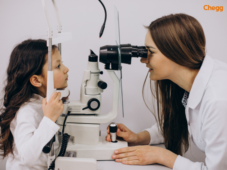 How to Become an Ophthalmologist? 8 Step Comprehensive Guide