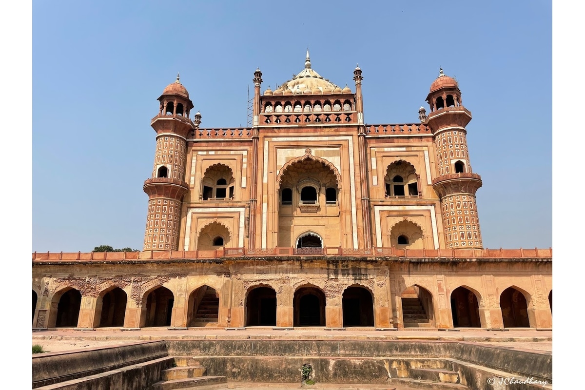 Safdarjung Tomb, Delhi: 2025 Entry Fee, History & How to Reach