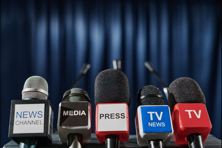 How to Become a Journalist: 7 Exciting Steps!