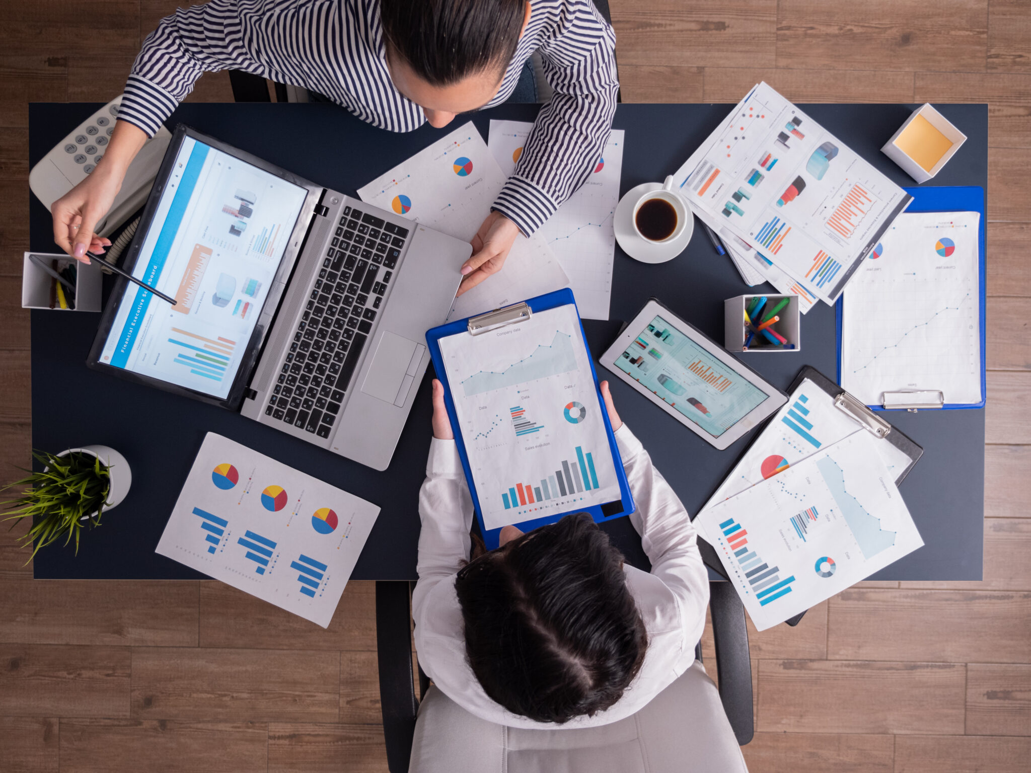 What Is Benchmarking? 7 Proven Benefits & Process (2025)