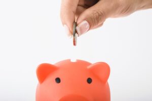 30 Clever Ways to Save Money Quickly and Effectively in 2025