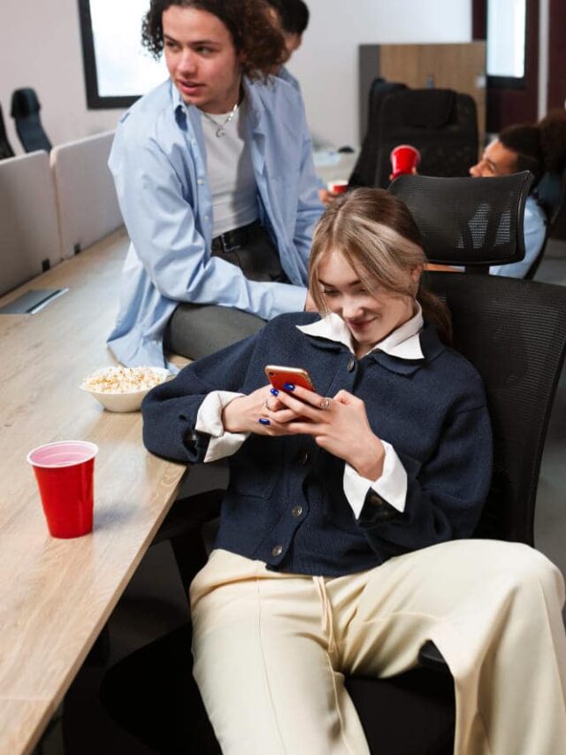 Why You’re Obsessed with Checking Your Phone Every 5 Minutes — As Per ...